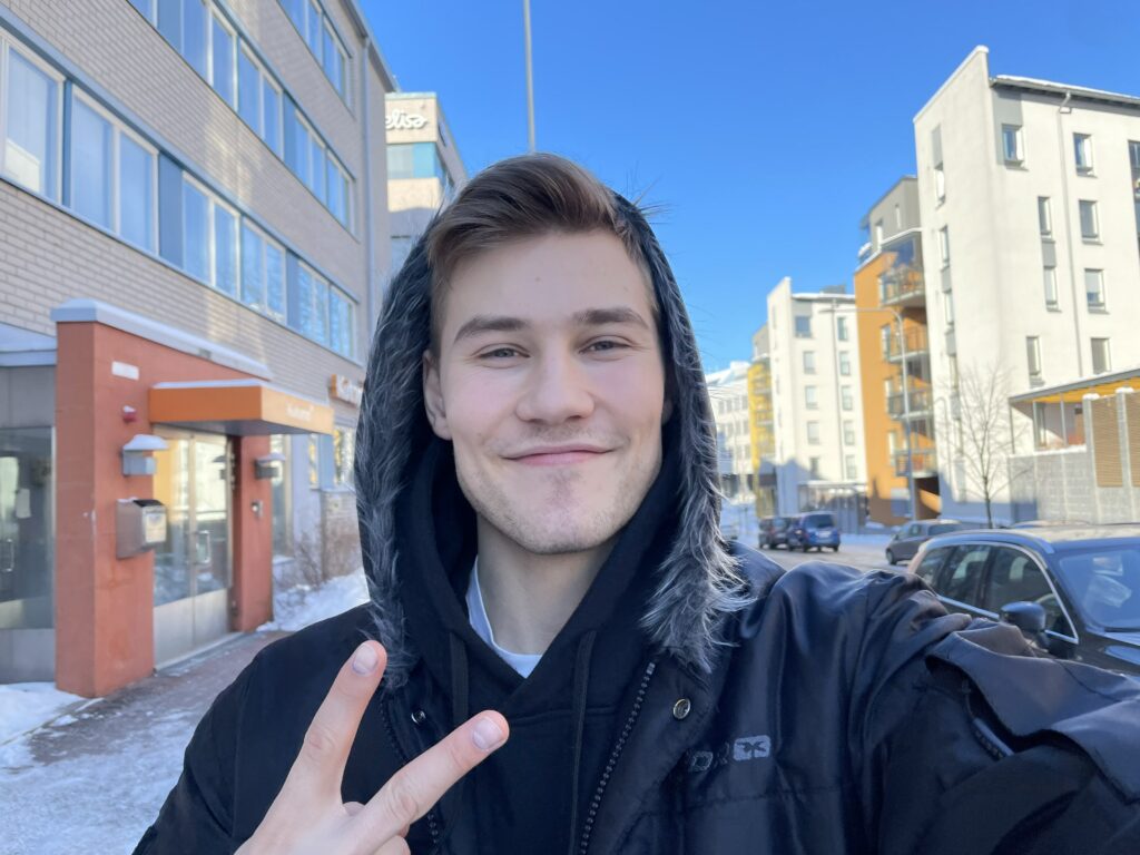 Ulkomaanmatkat muuttivat Daniel Aholan elämän - toimii nykyään Roni ...